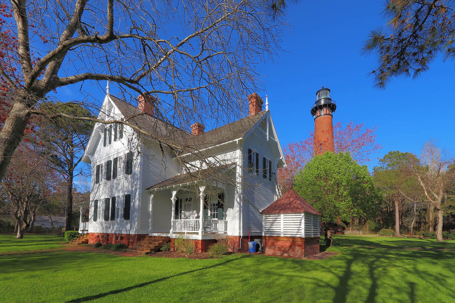 Outer Banks Maritime Heritage: Lighthouses & Shipwrecks